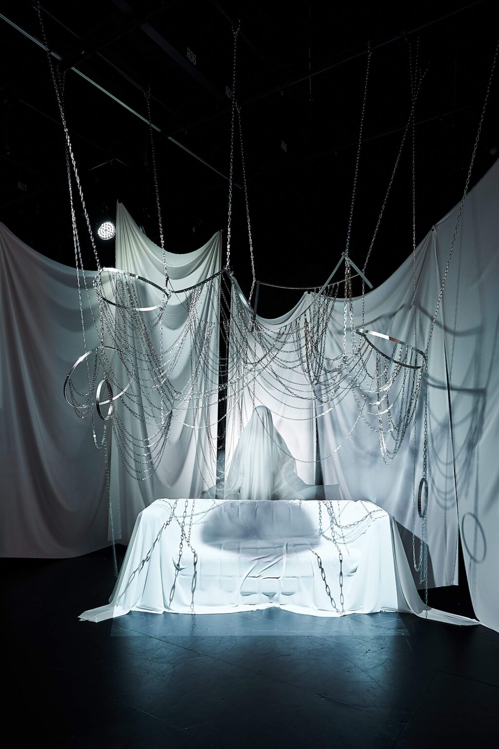 Veil : installation – jaewon paek